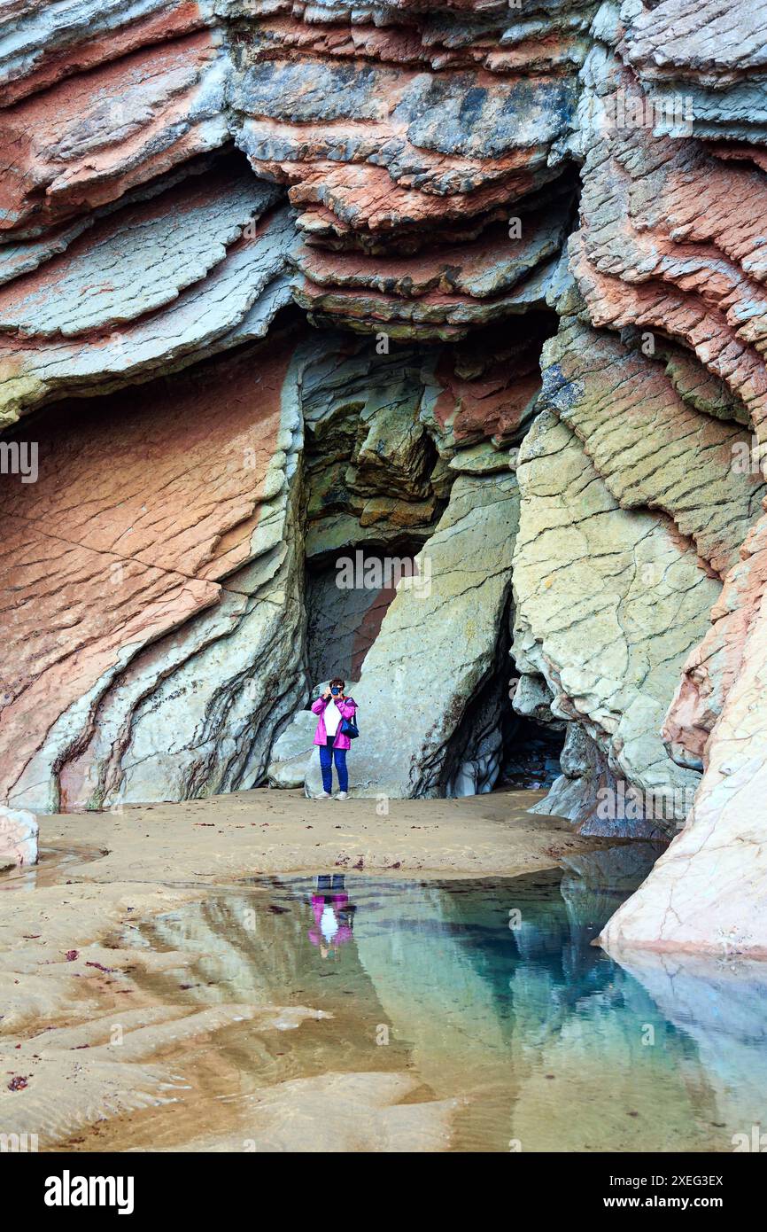 Huge rock cave hi-res stock photography and images - Alamy