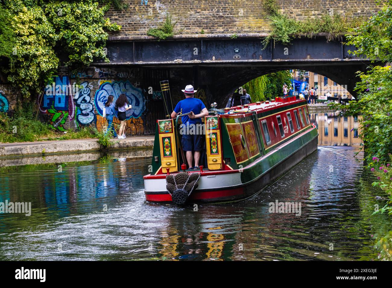 City Road lock along the Regent's Canal London Stock Photo - Alamy