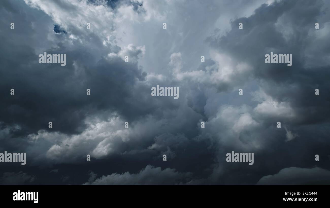 Dramatic dark background hi-res stock photography and images - Alamy