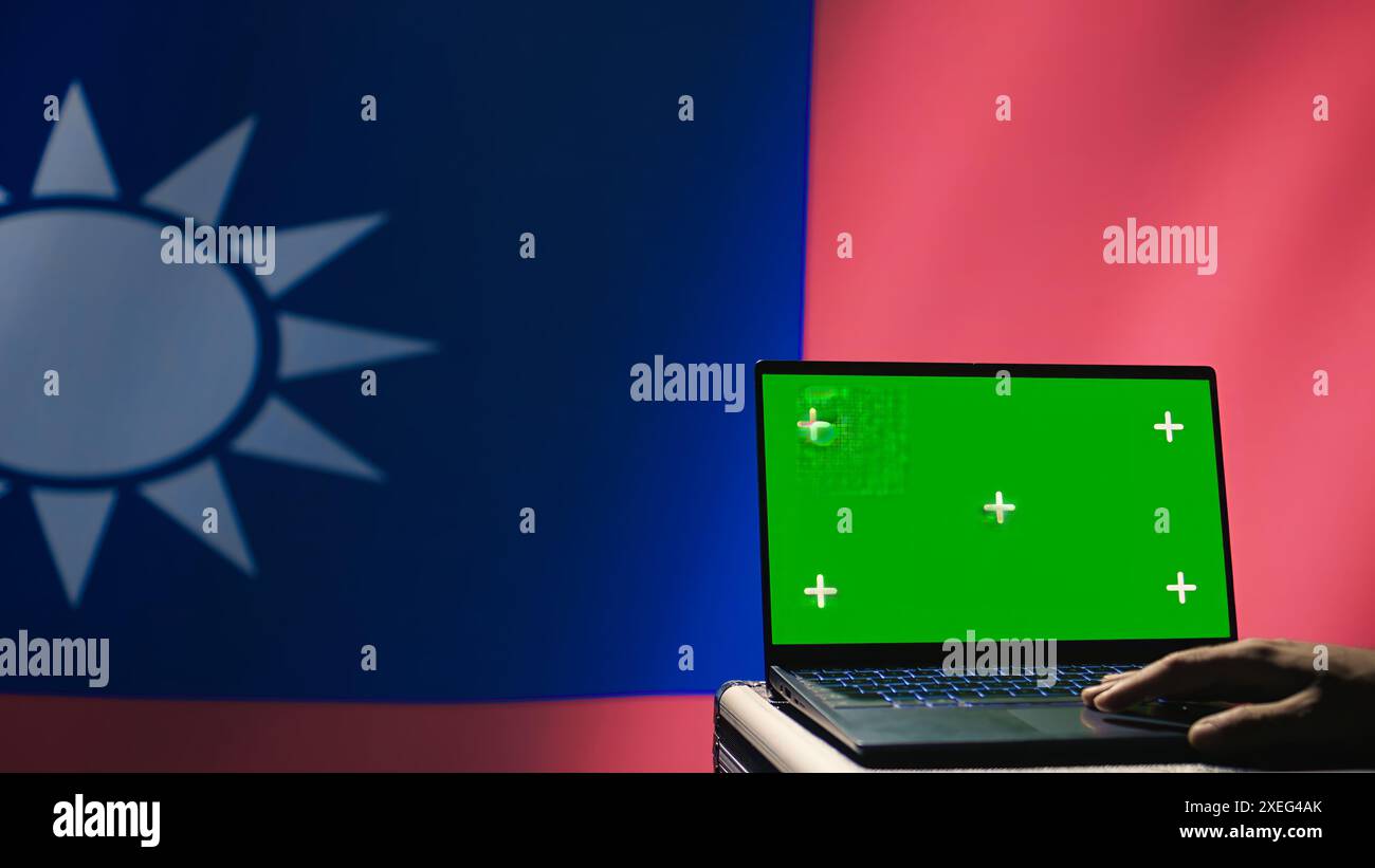 Military radar screen operator hi-res stock photography and images - Alamy