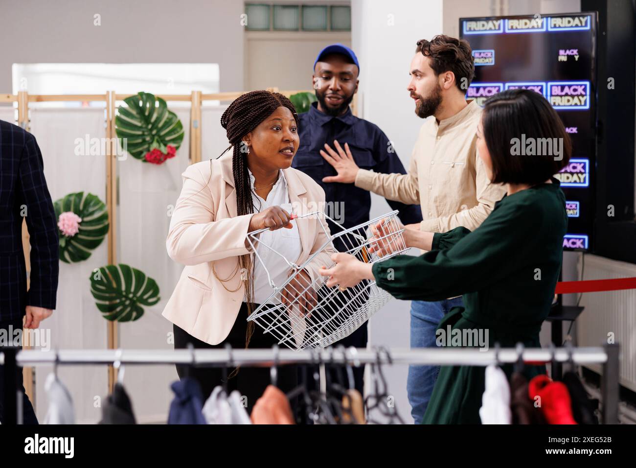 Women fighting over man hi-res stock photography and images - Alamy