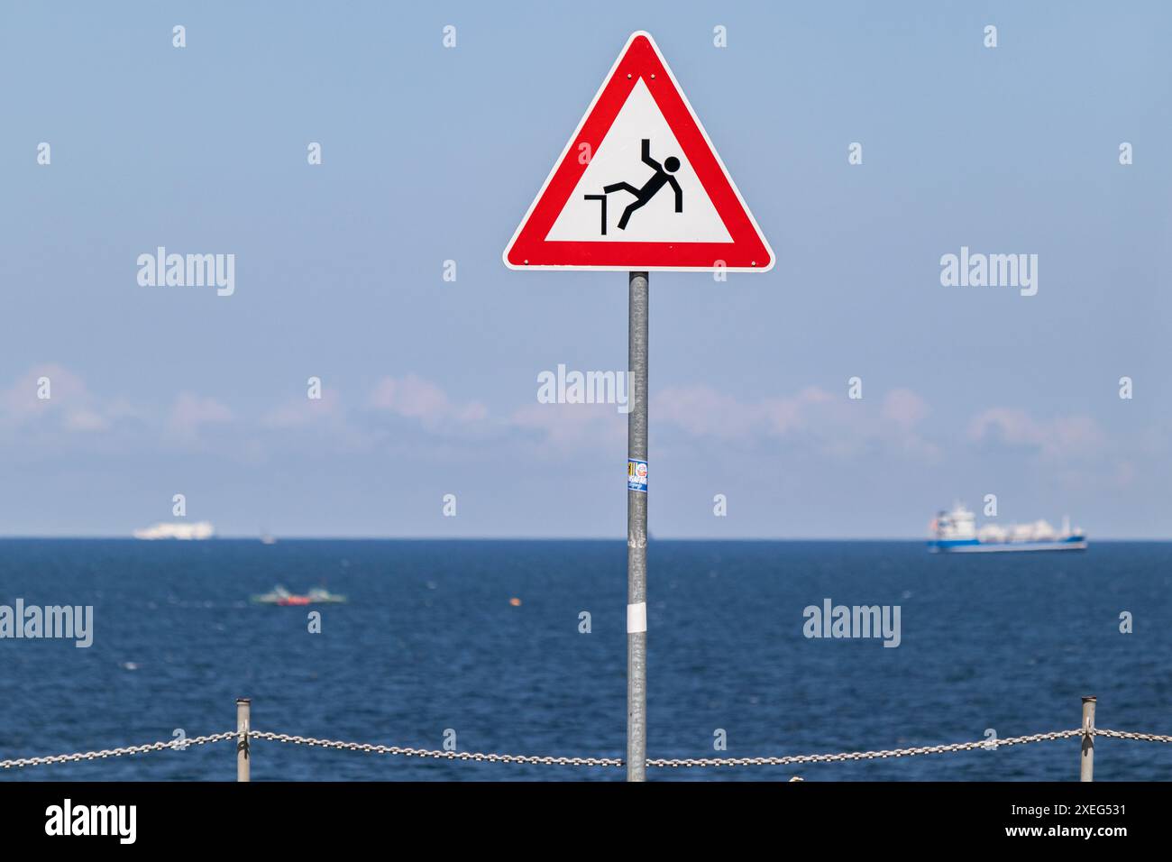 Traffic sign Caution cliffs danger of falling Stock Photo - Alamy