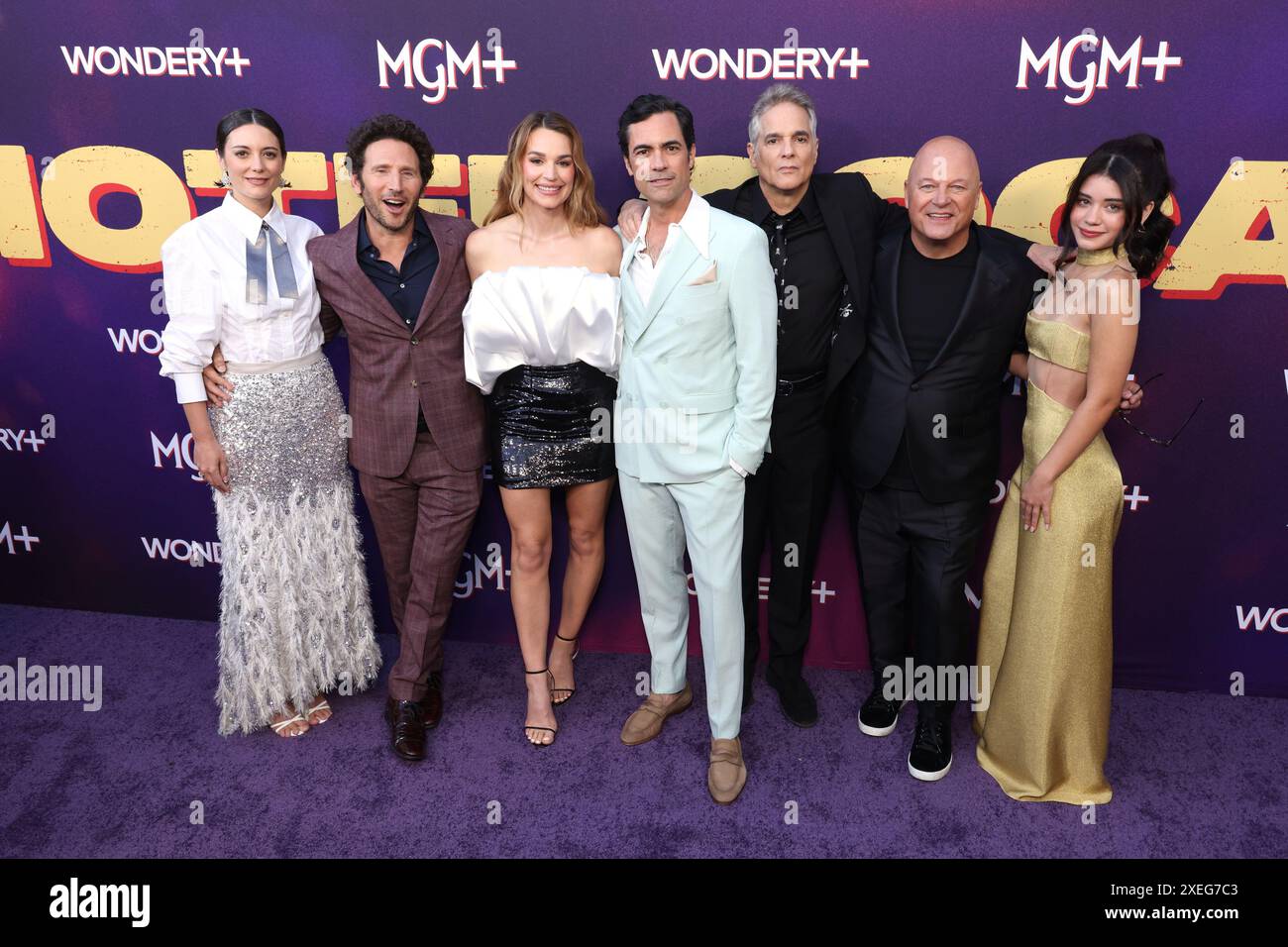 Tania Watson, Mark Feuerstein, Laura Gordon, Danny Pino, Yul Vazquez ...