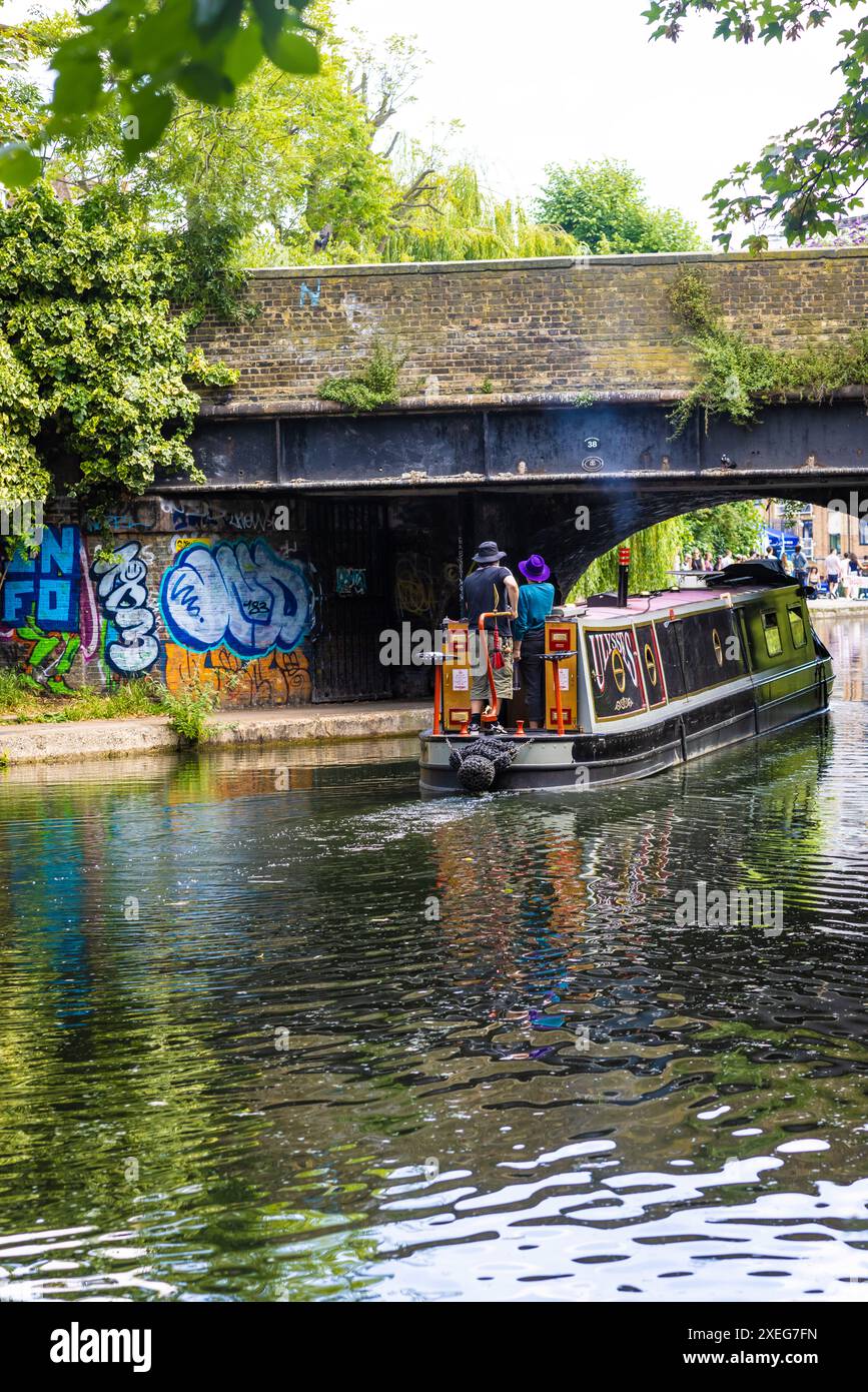 City Road lock along the Regent's Canal London Stock Photo - Alamy