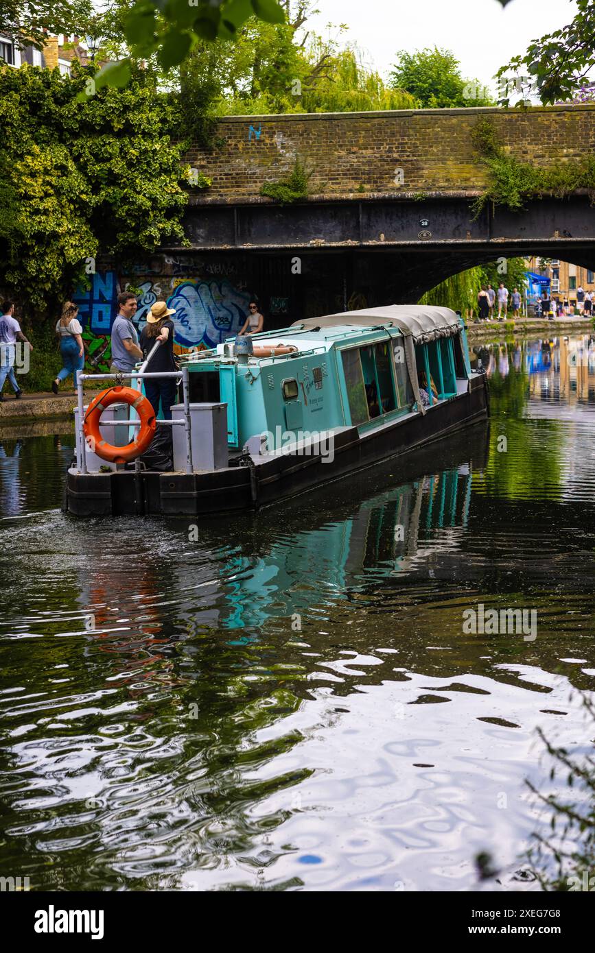 City Road lock along the Regent's Canal London Stock Photo - Alamy