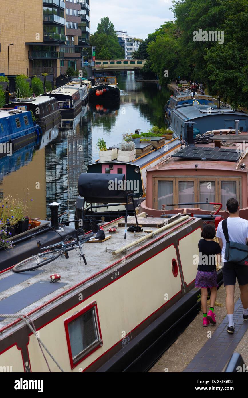 City Road lock along the Regent's Canal London Stock Photo - Alamy