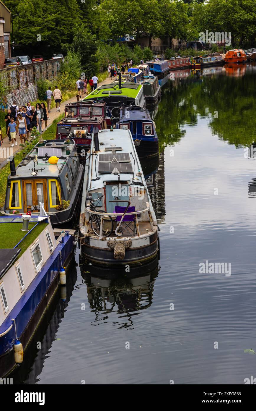 City Road lock along the Regent's Canal London Stock Photo - Alamy
