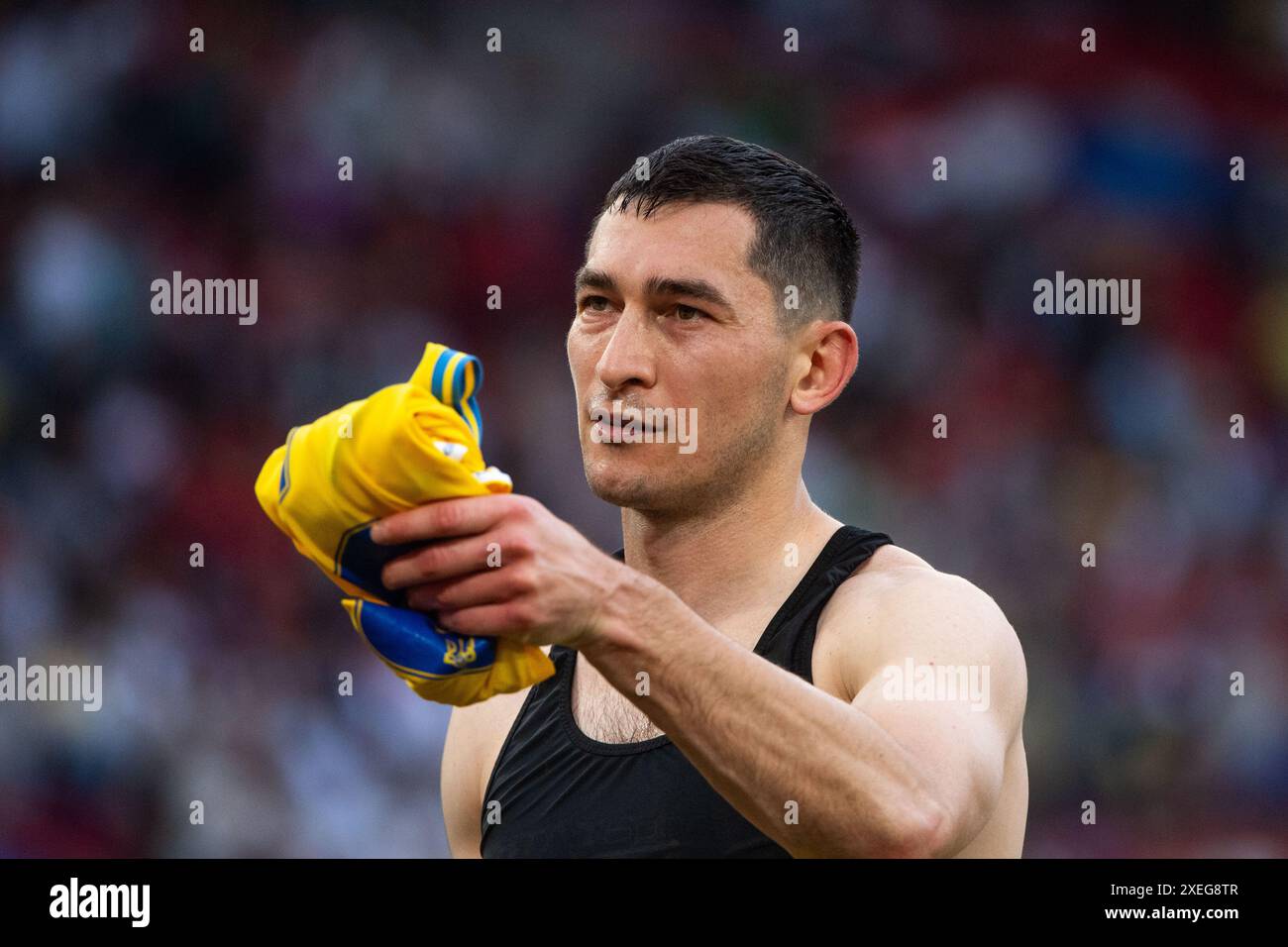 Taras Stepanenko (Ukraine, #06) ist enttauescht ueber das Unentschieden ...