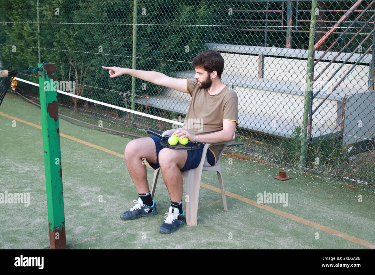 Referee on tennis court hi-res stock photography and images - Alamy