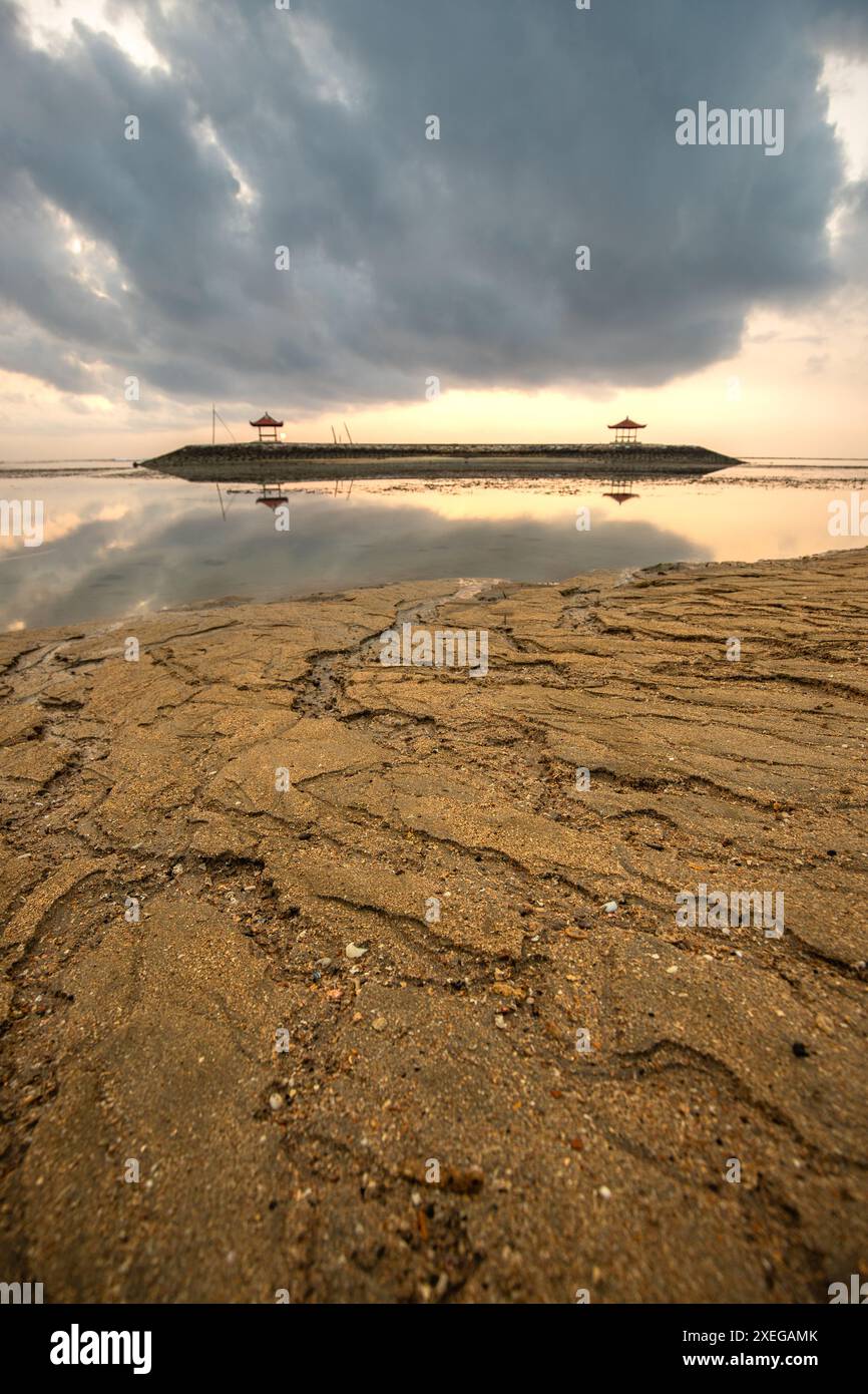 Shot beach sunset hi-res stock photography and images - Alamy
