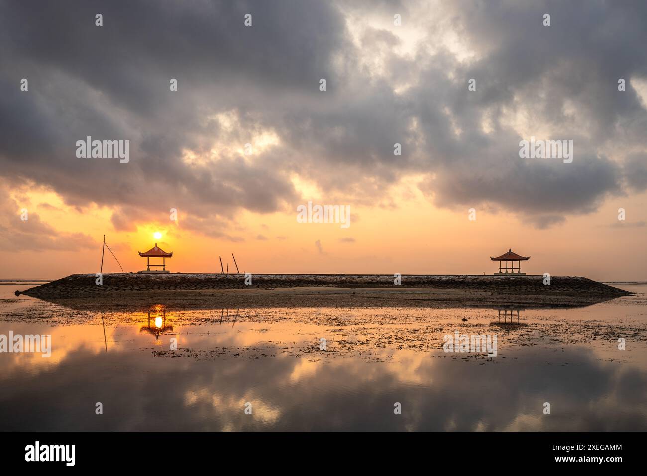 Shot beach sunset hi-res stock photography and images - Alamy