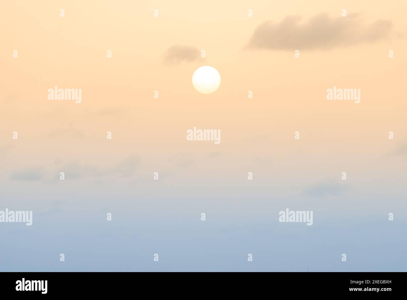 Big sun hi-res stock photography and images - Alamy