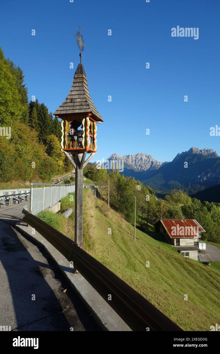 Kra nung des daches hi-res stock photography and images - Alamy