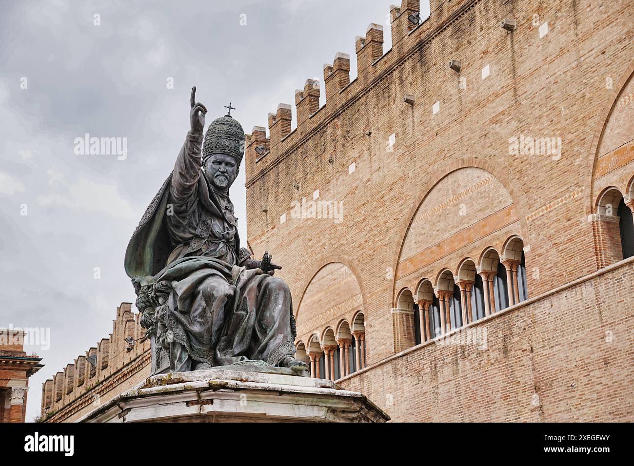 Piazza Cavour in Rimini, statue of Pope Paul V, 17th century Stock ...