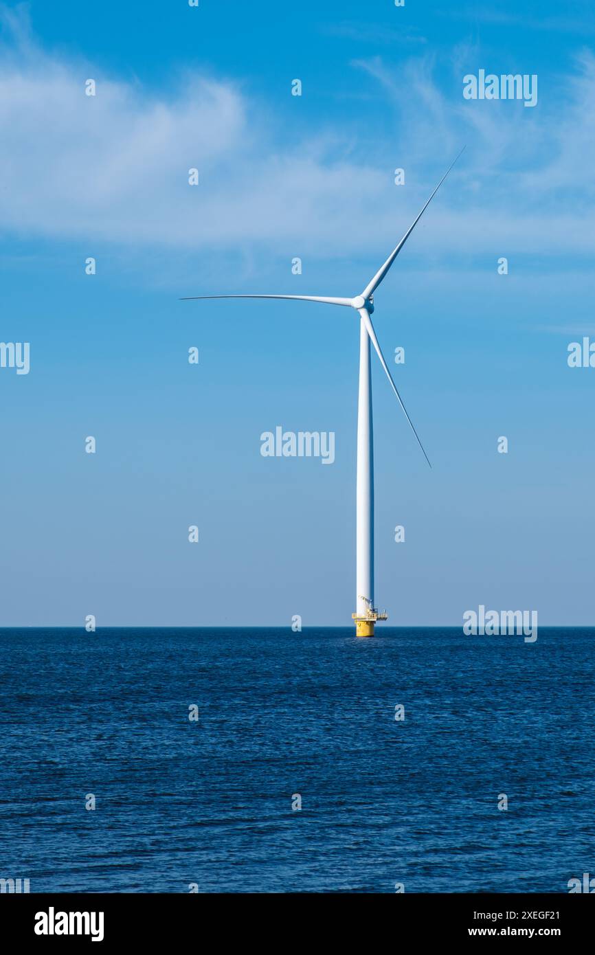 Floating offshore wind farm hi-res stock photography and images - Alamy