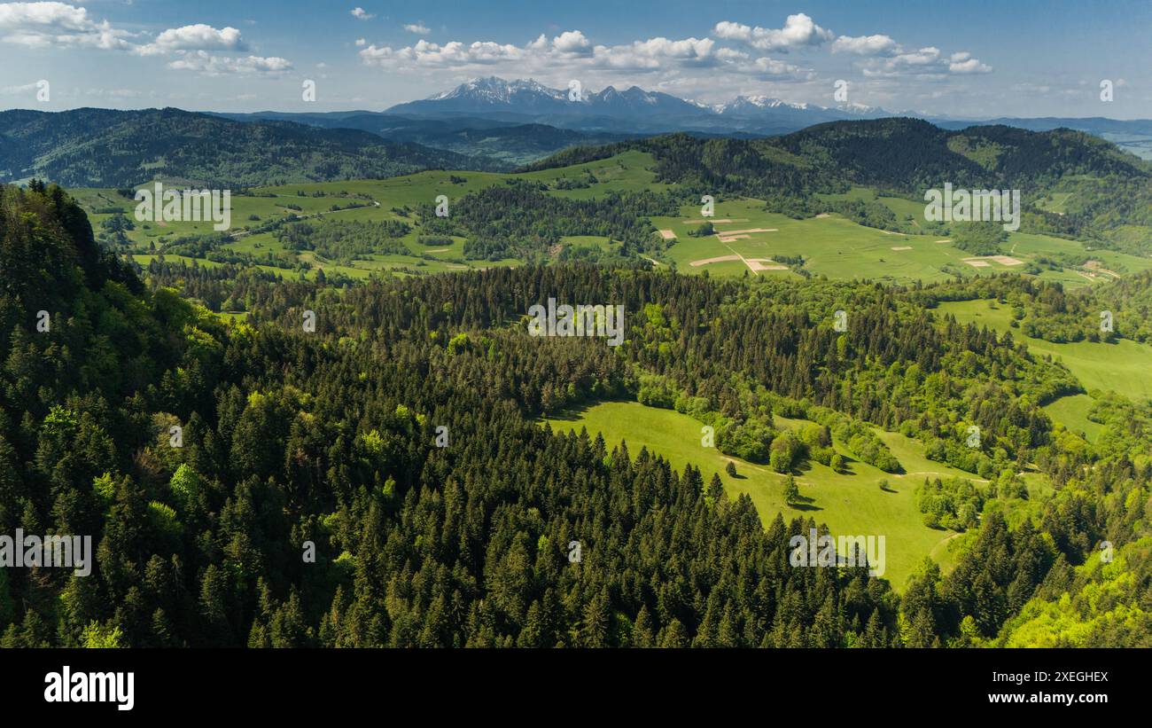 Aerial view hills mountains hi-res stock photography and images - Alamy