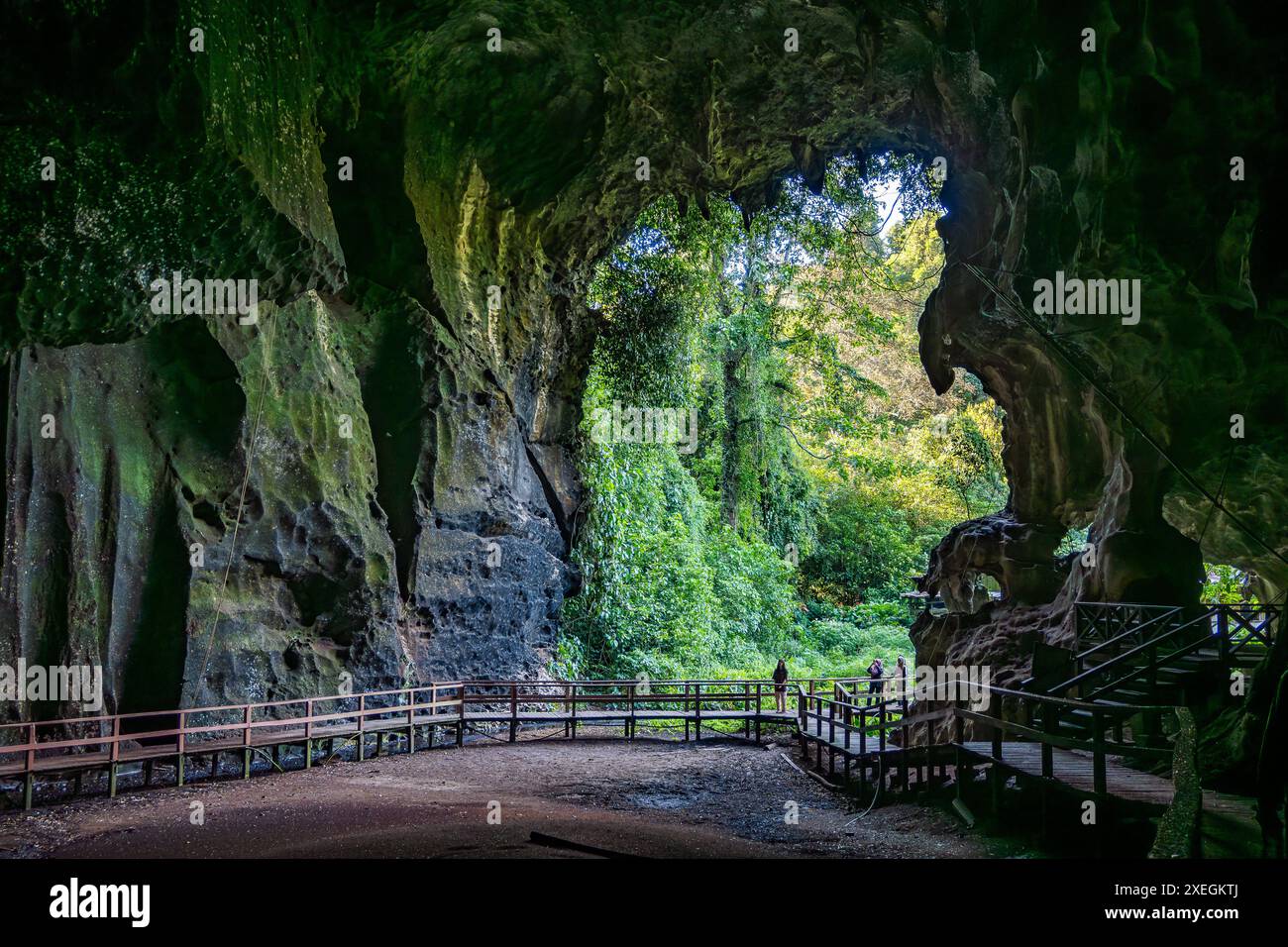 Limestone karst cave malaysia hi-res stock photography and images - Alamy