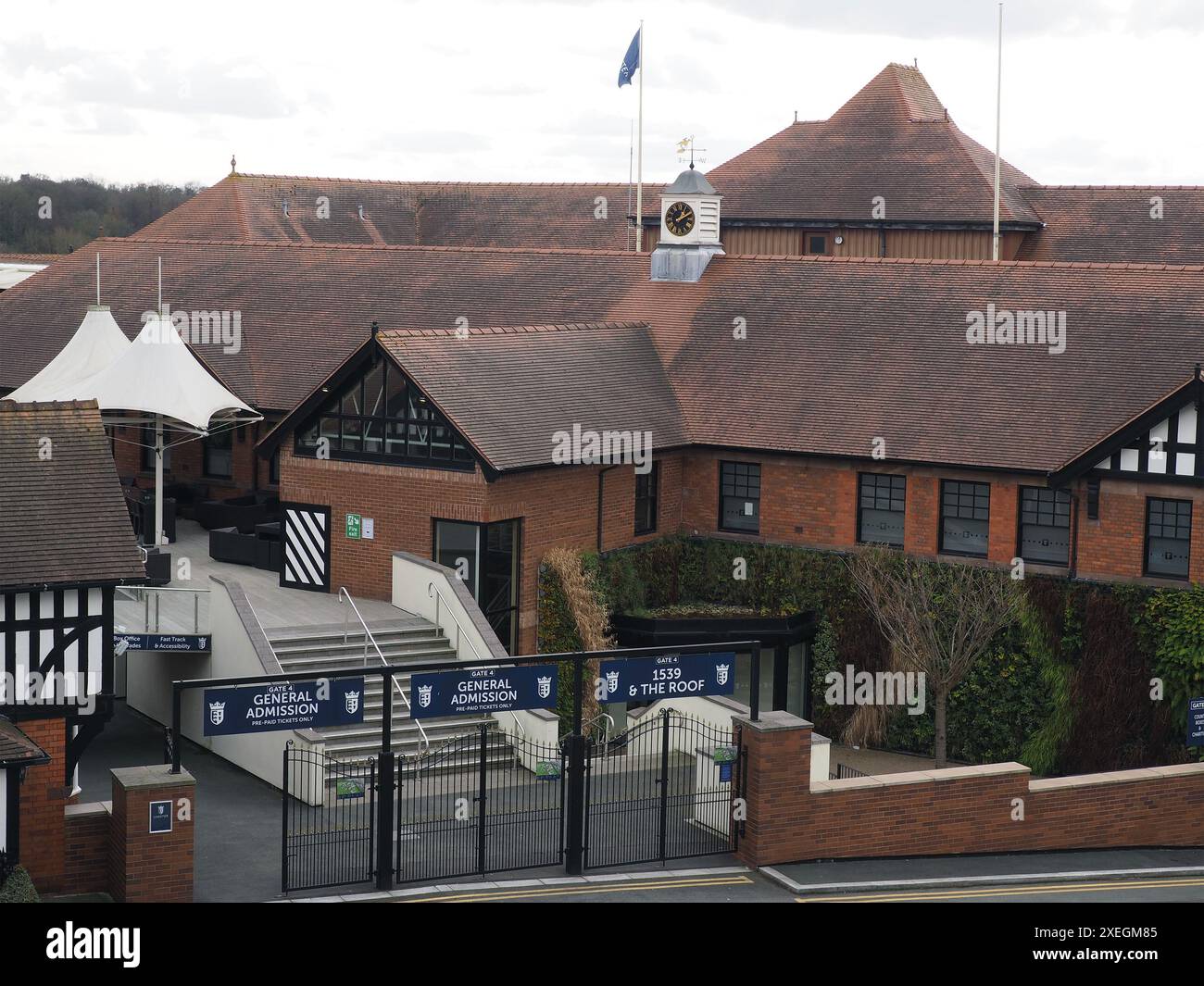 The entrance gates to Chester racecourse and 1539 roof terrace Stock ...