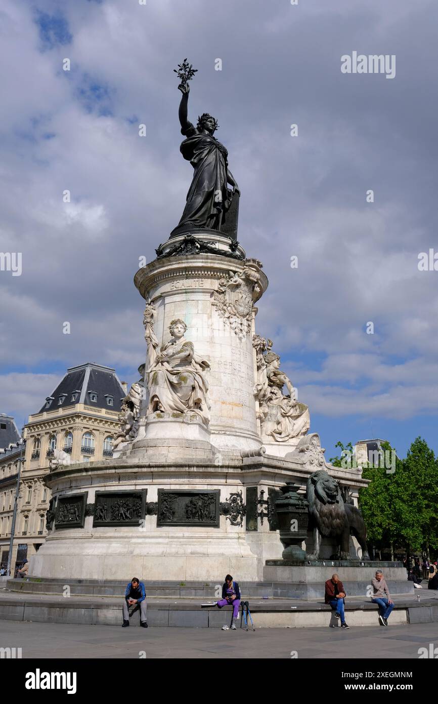 Monument à la République topped by a statue of Marianne in the center ...