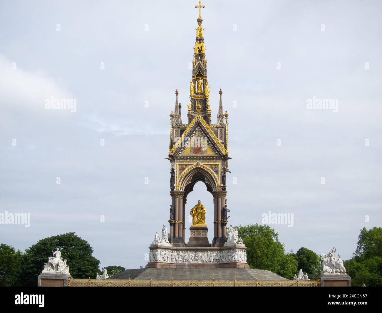 Prince Albert memorial shows Albert holding the catalogue of the Great ...