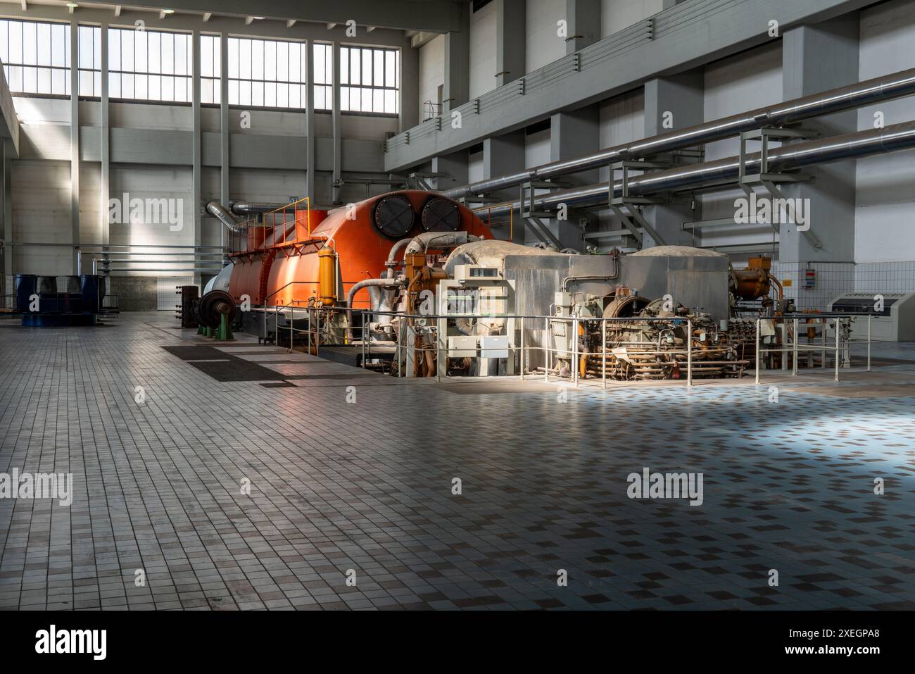 Turbine and generator in a coal-fired power plant Stock Photo - Alamy