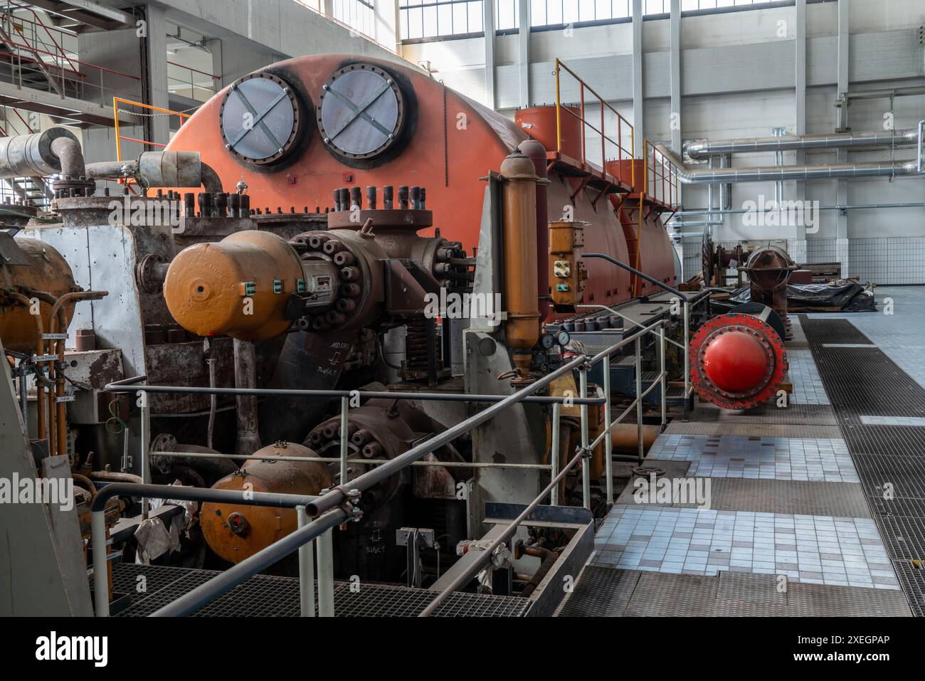 Turbine and generator in a coal-fired power plant Stock Photo - Alamy