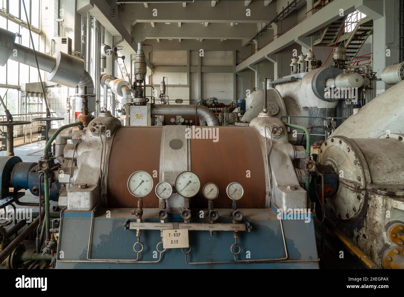 Turbine and generator in a coal-fired power plant Stock Photo - Alamy
