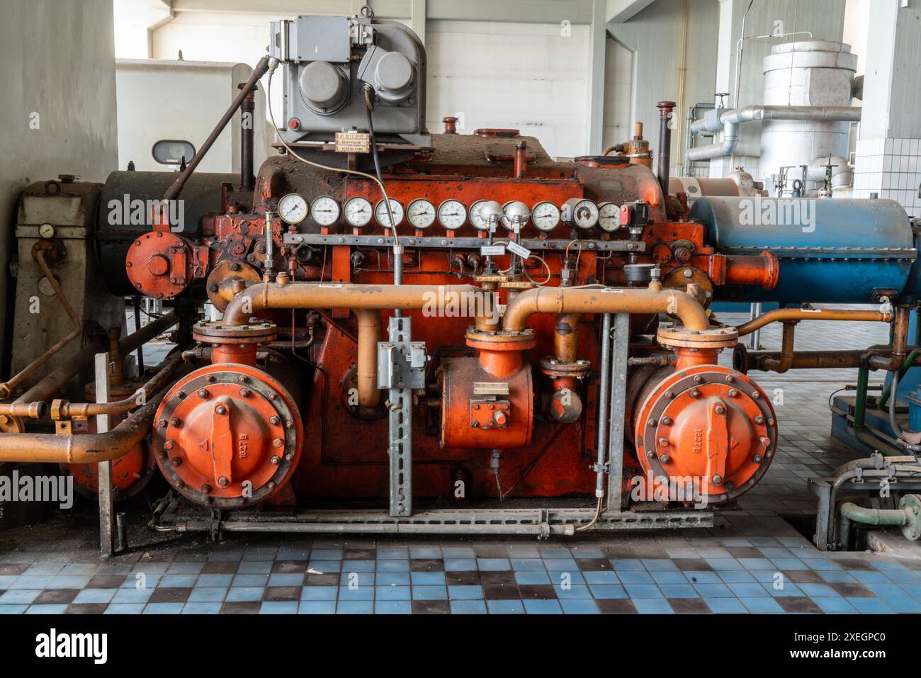 Turbine and generator in a coal-fired power plant Stock Photo - Alamy
