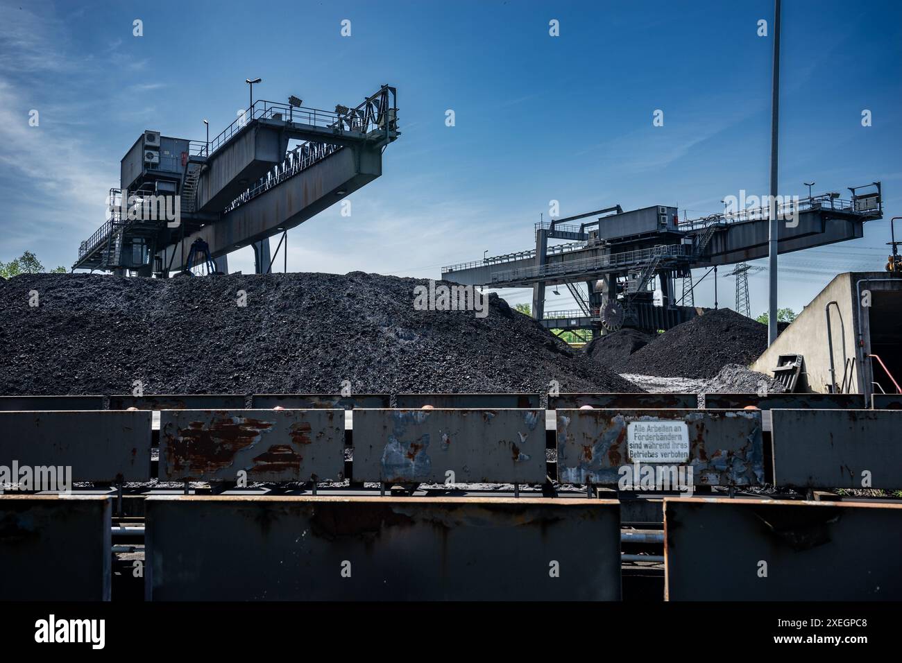Coal storage in a coal-fired power plant Stock Photo - Alamy