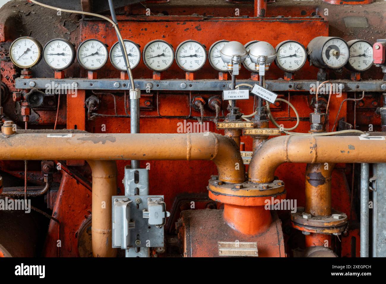 Turbine and generator in a coal-fired power plant Stock Photo - Alamy