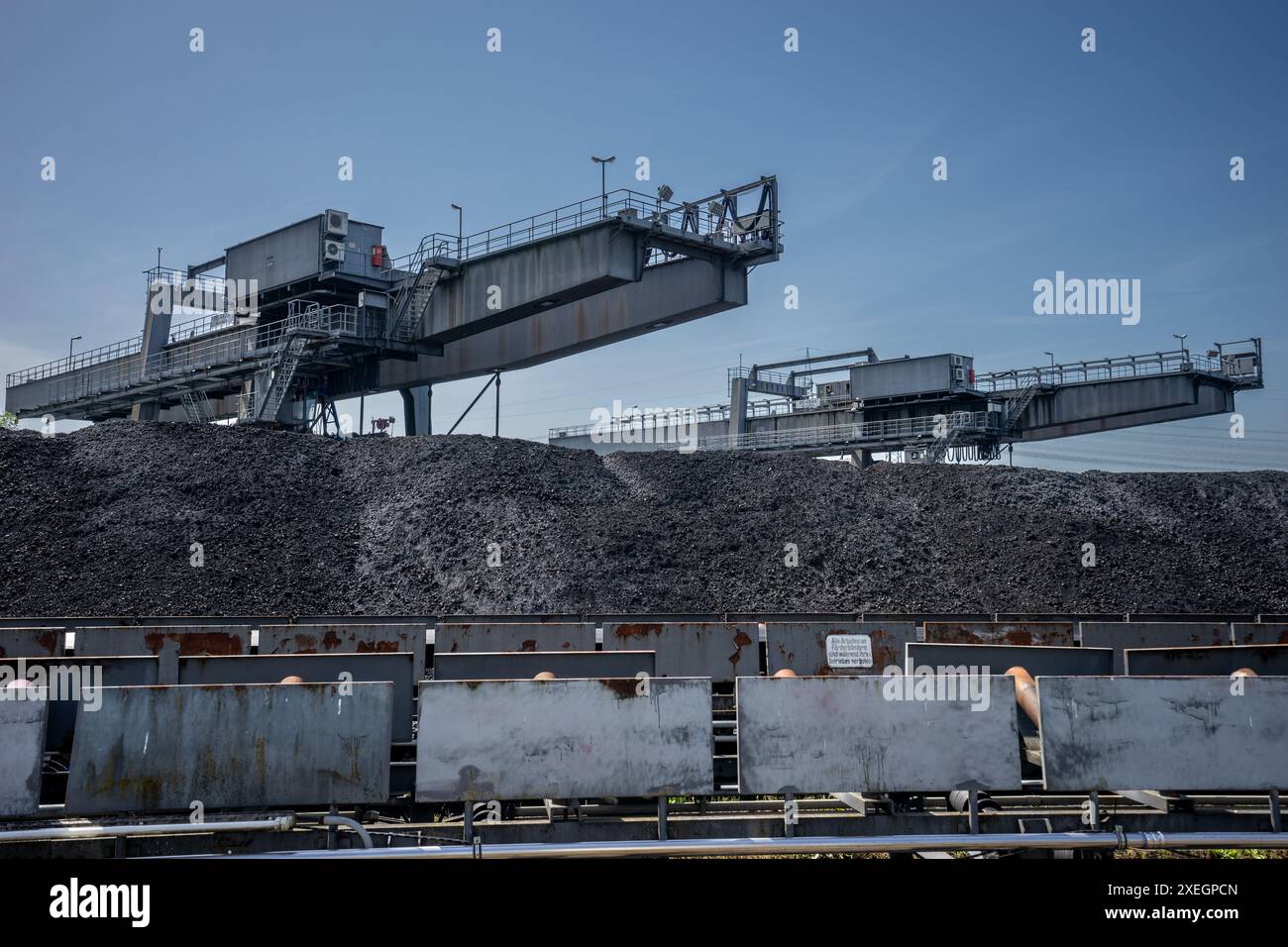 Coal storage power plant hi-res stock photography and images - Alamy
