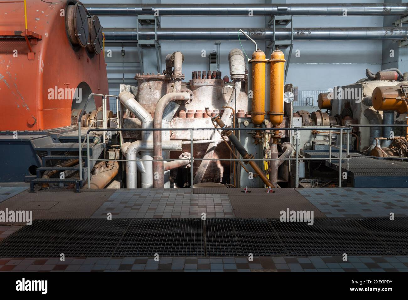 Turbine and generator in a coal-fired power plant Stock Photo - Alamy