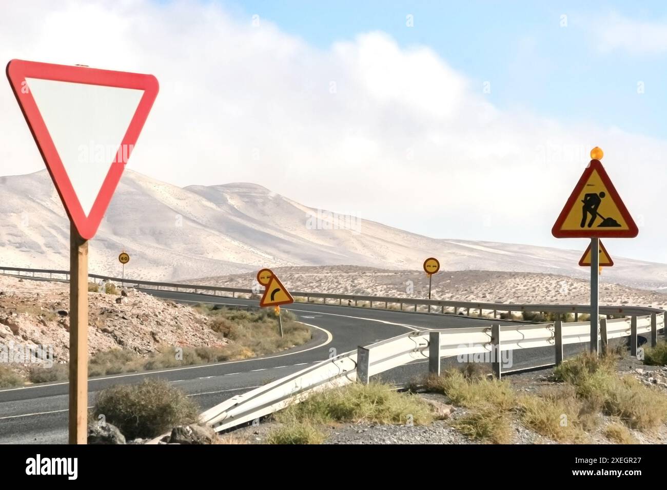 Signs signboard hi-res stock photography and images - Alamy