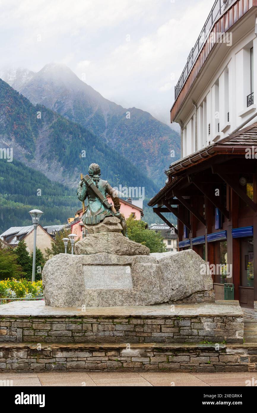 Gabriel Paccard statue, Chamonix, France Stock Photo - Alamy