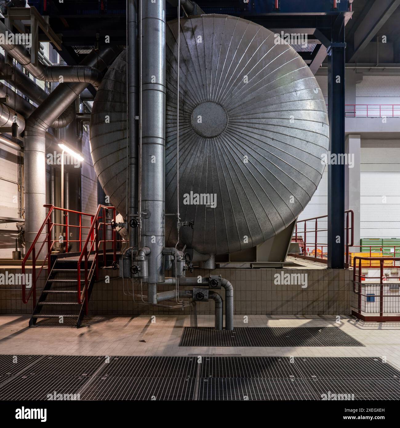 Pressure vessel in the nacelle of a coal-fired power plant Stock Photo ...
