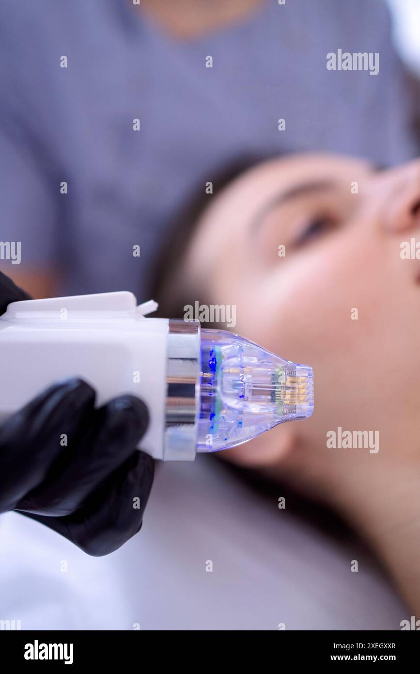 Microneedle technology hi-res stock photography and images - Alamy