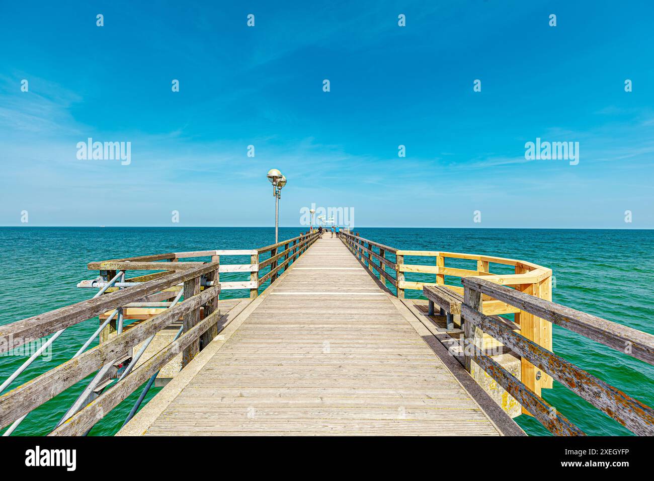 Bridge over sea passage to an island hi-res stock photography and ...