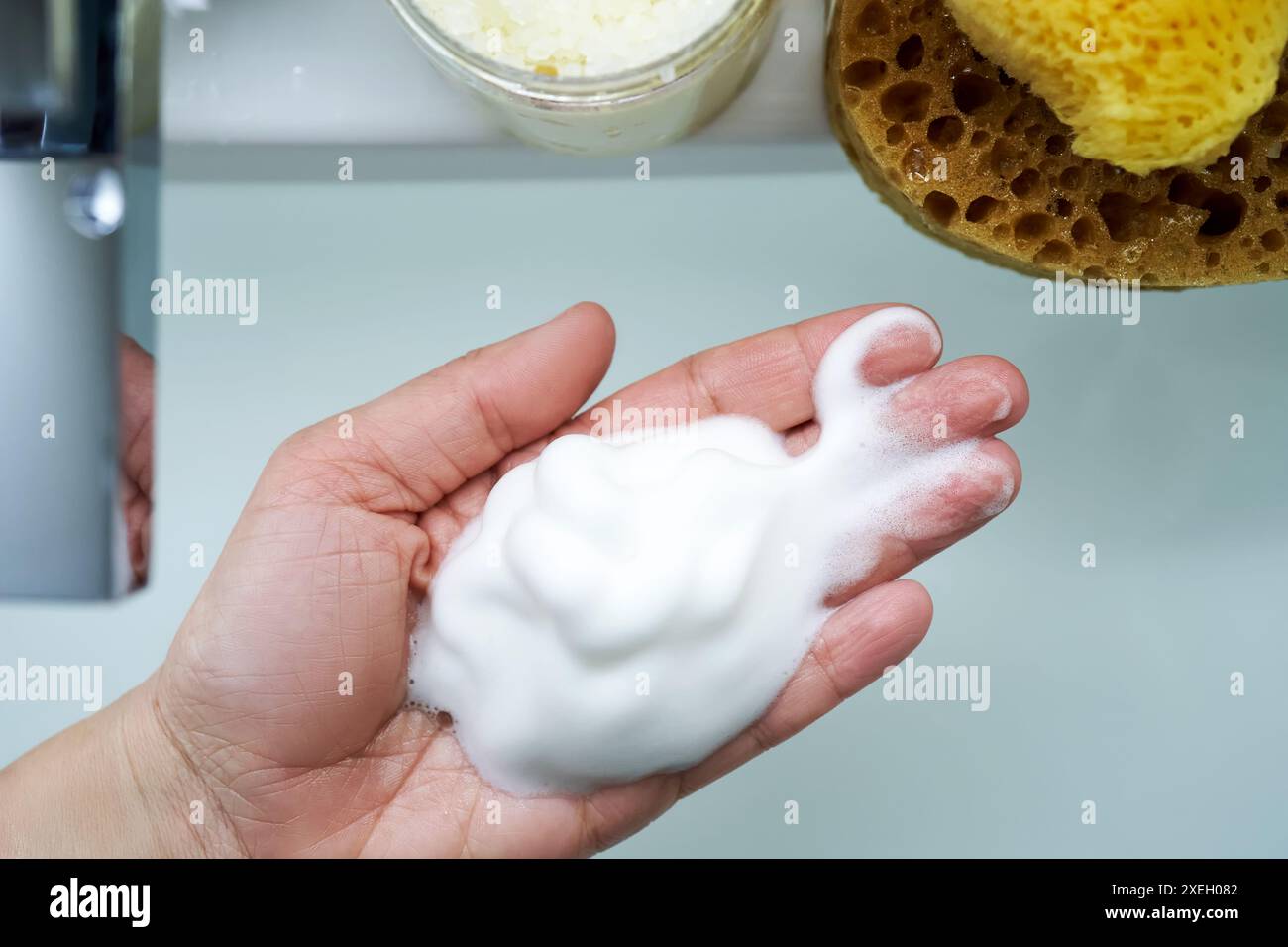 Female hands cleansing foam hi-res stock photography and images - Alamy