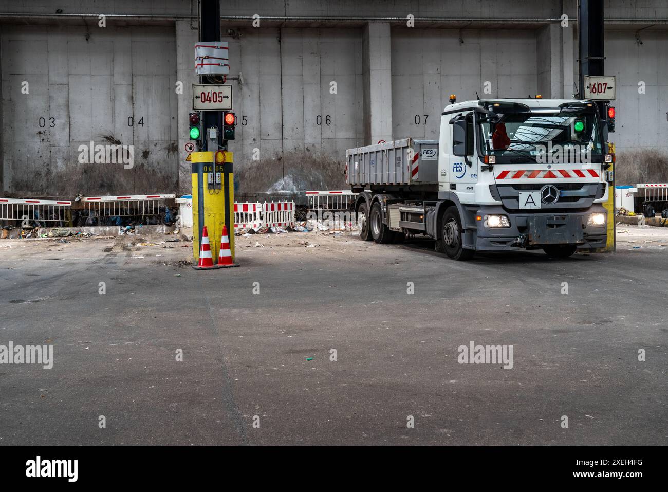 Garbage is delivered and dumped into the garbage bunker Stock Photo - Alamy