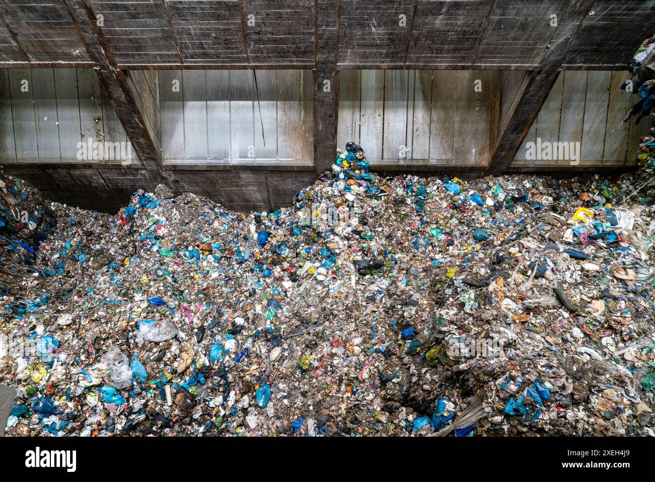 Waste bunker in a waste-to-energy plant Stock Photo - Alamy