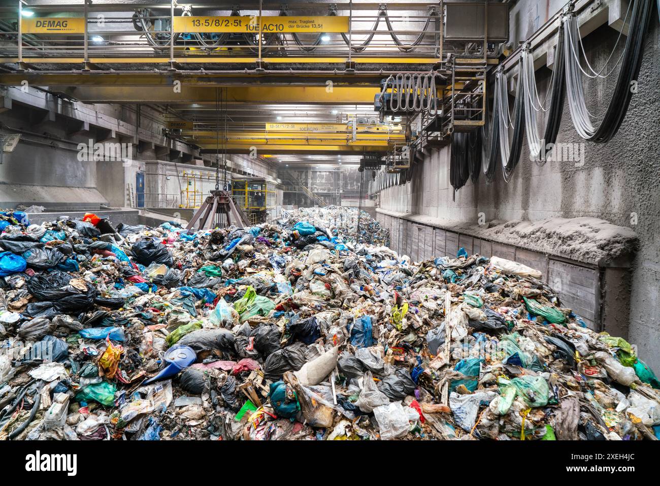 Waste bunker in a waste-to-energy plant Stock Photo - Alamy