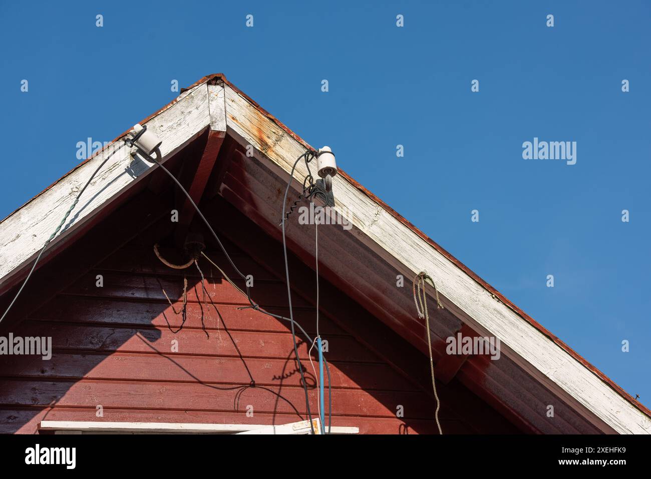 Hanging from power lines hi-res stock photography and images - Alamy