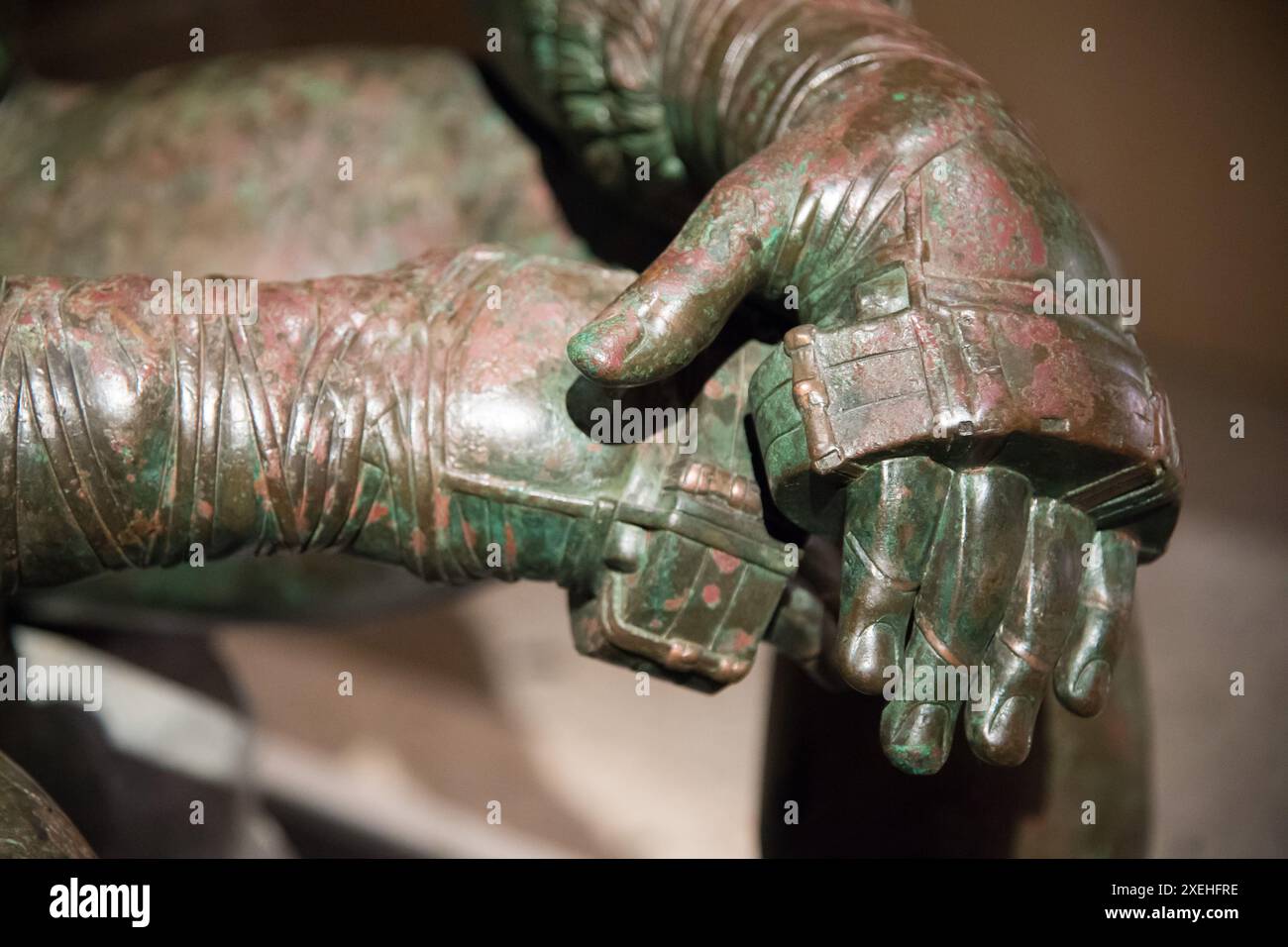 Ancient Roman bronze statue Il Pugile in riposo (Boxer at rest) from IV ...