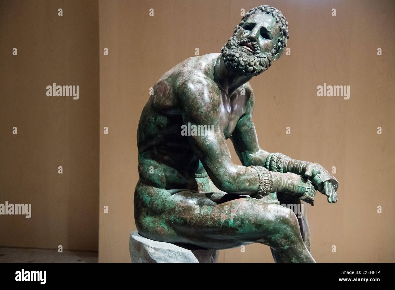 Ancient Roman bronze statue Il Pugile in riposo (Boxer at rest) from IV ...