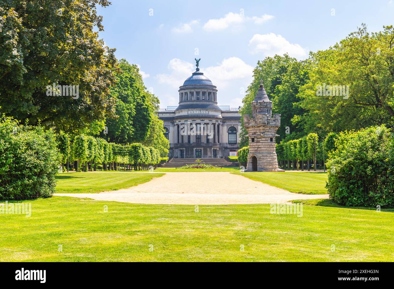 The Art and History Museum located in the Park of the Fiftieth ...