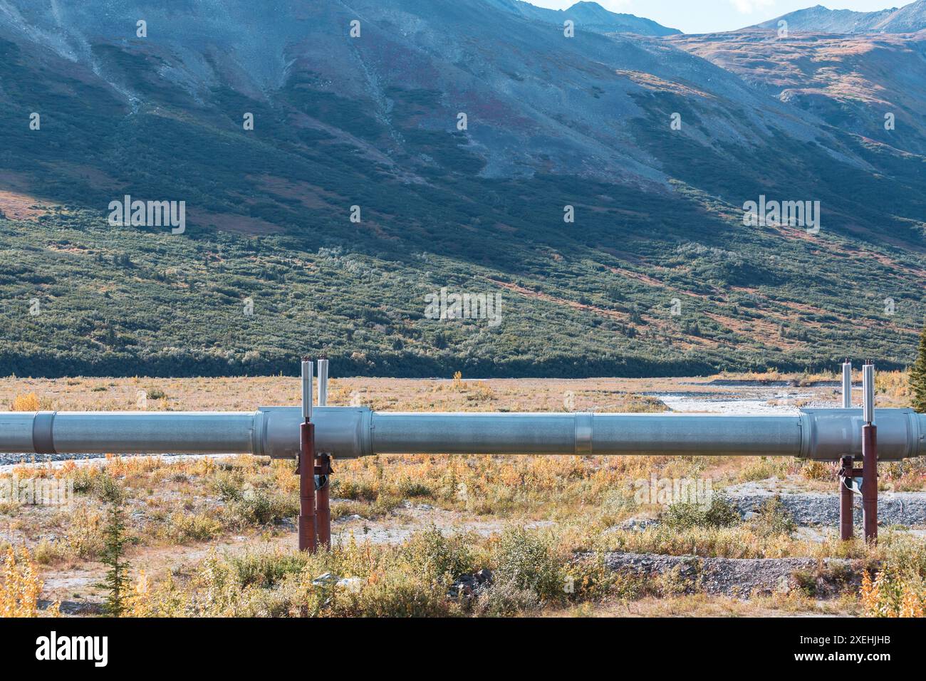 Trans alaska pipeline construction hi-res stock photography and images ...