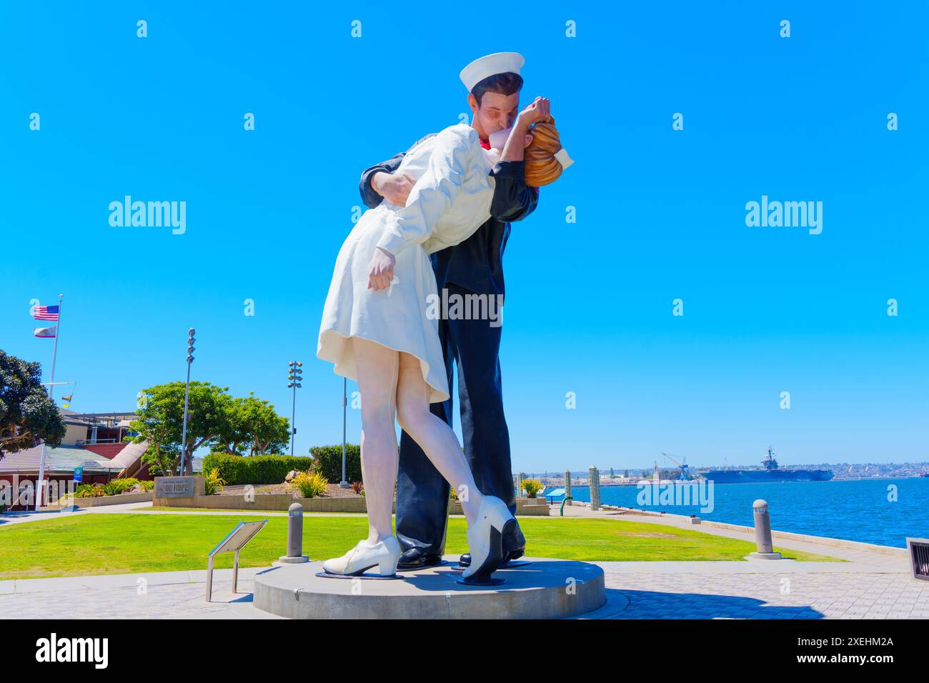 Statue Of Sailor Kissing Nurse In San Diego at Pearl Peterson blog