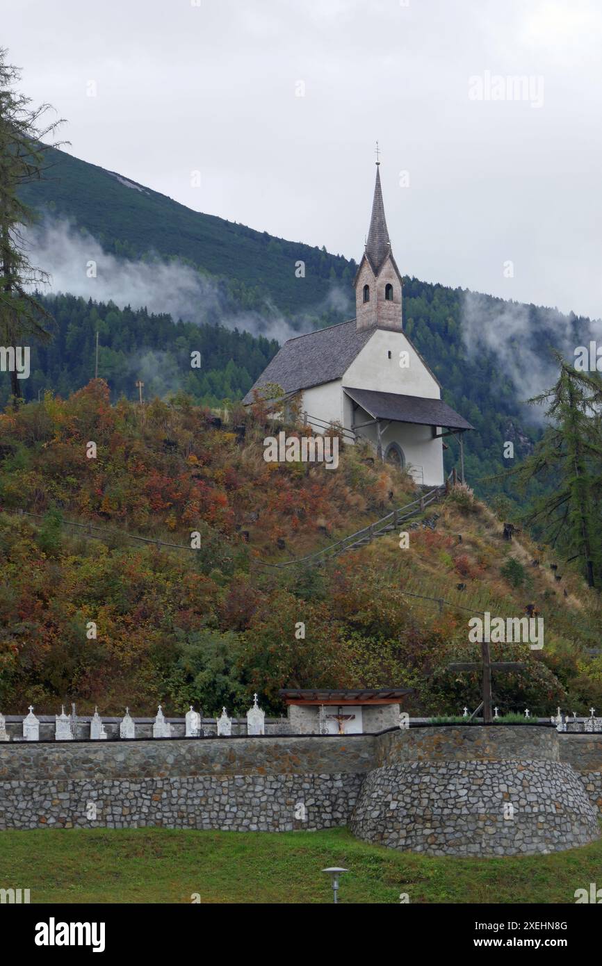 Graun im vinschgau church hi-res stock photography and images - Alamy