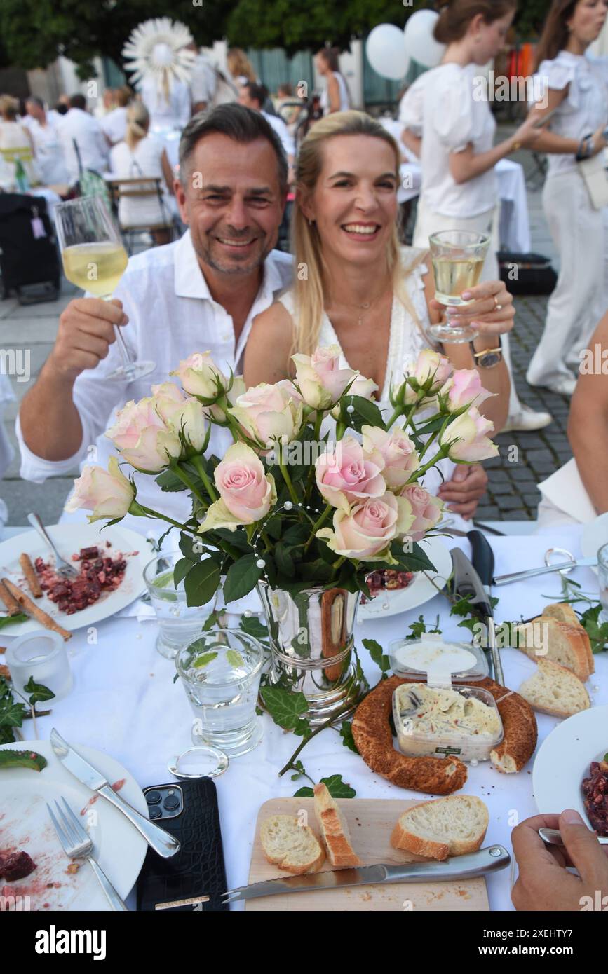 Teilnehmer Michael Sporer Moderator Sashia Bernhardt Muenchen 27.06. ...