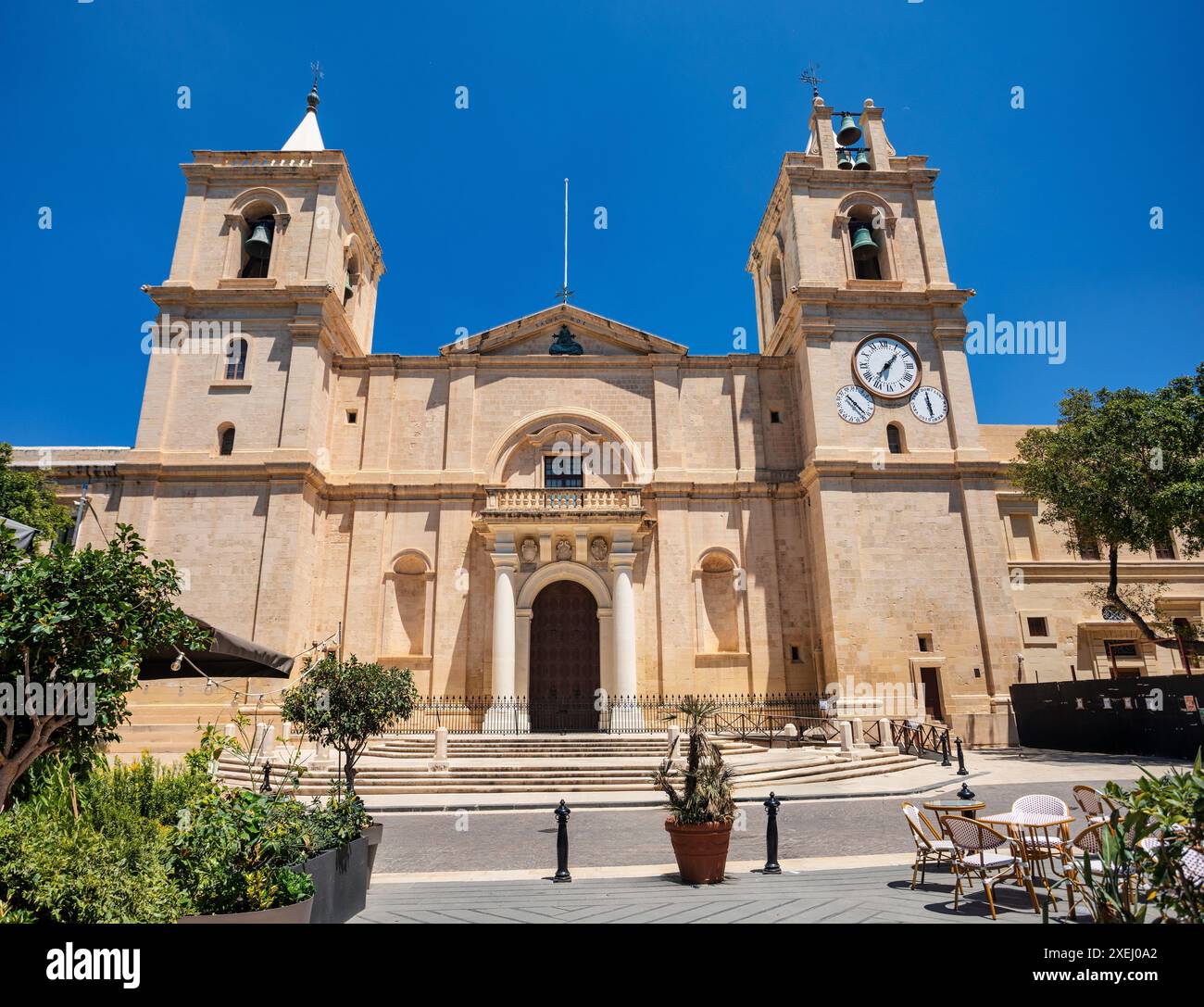 St johns co cathedral hi-res stock photography and images - Alamy